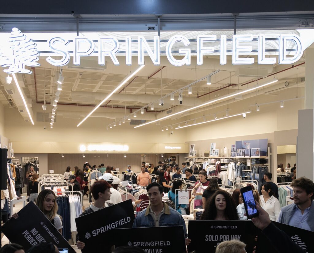 Springfield reinaugura su tienda en el Sambil Chacao y se consolida en ...
